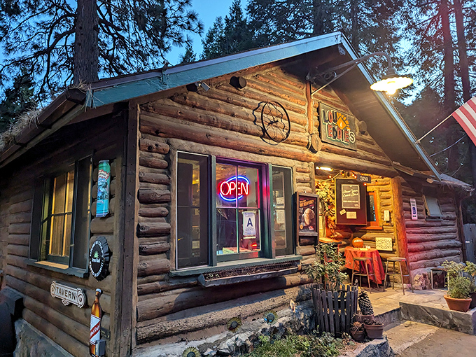 Cozy, twinkling, and packed with pizza perfection. This alpine gem is like finding a treasure chest filled with cheese.