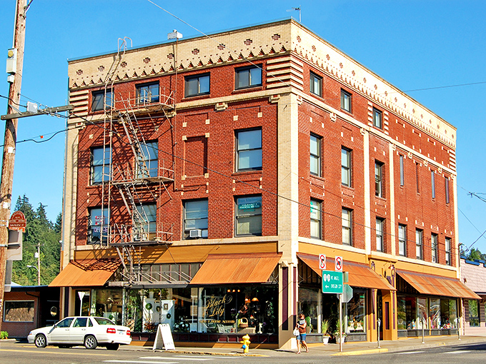 The tree-lined streets of Silverton offer shade in summer and spectacular color in fall, all included in your reasonable housing costs.
