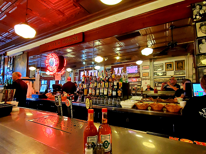 Behind every great seafood joint is a bar that knows its purpose&mdash;serving cold drinks without pretension while you wait for hot food.