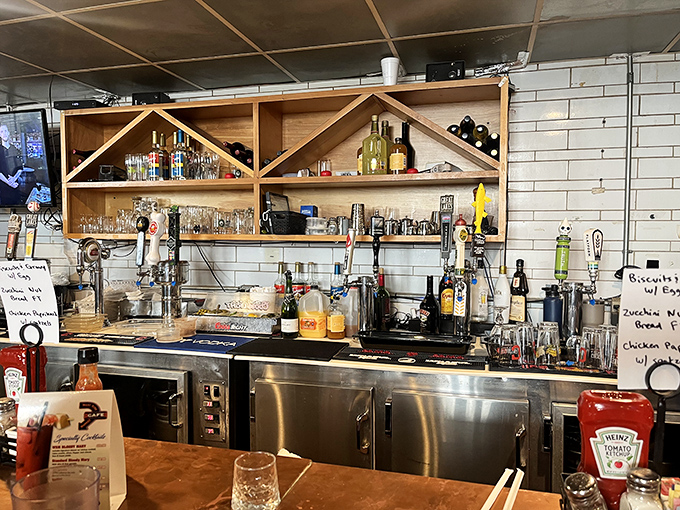 Behind every great café is a bar that understands the importance of a well-crafted drink. This one's ready to serve up liquid happiness.