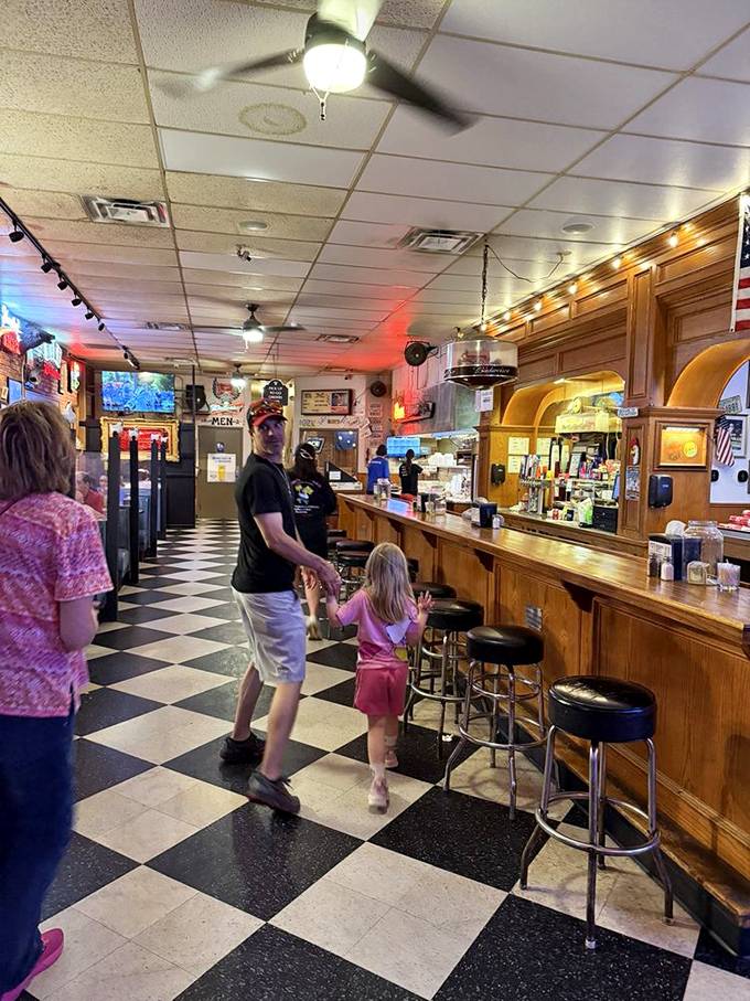 The beating heart of any great American institution - a bar where stories are shared and friendships are strengthened over fried delicacies.