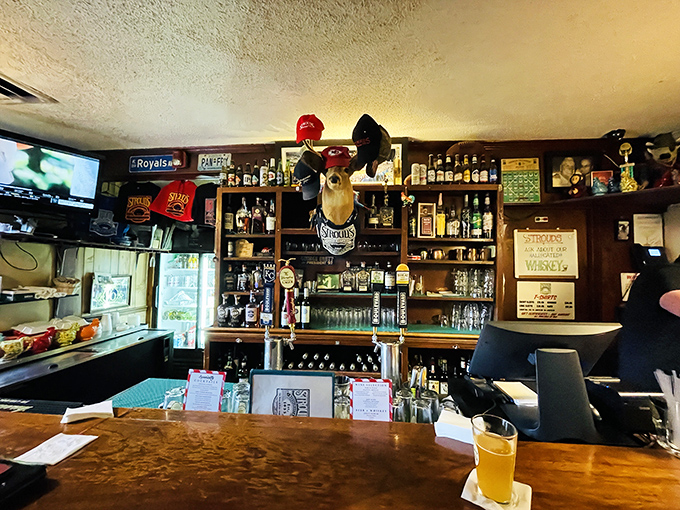 A bar that knows its clientele&mdash;no fancy mixologists, just honest pours and local sports on the TV.