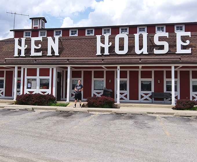 The Hen House restaurant doesn't need fancy signage when you've perfected comfort food that makes your grandmother's cooking seem merely adequate.
