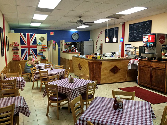 The dining room reveals more British touches than expected. Red, white and blue d&eacute;cor creates an atmosphere that's part Florida, part London, and entirely charming.