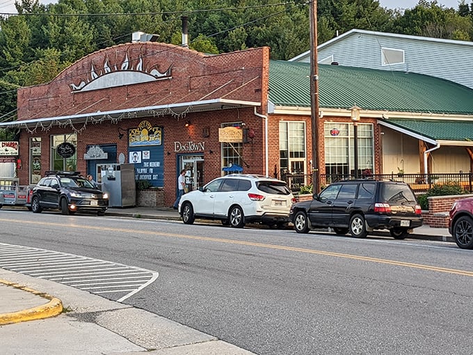 OuterSpace's whimsical brick facade and sun motif promise something different inside, where Floyd's free-spirited side comes alive after dark.