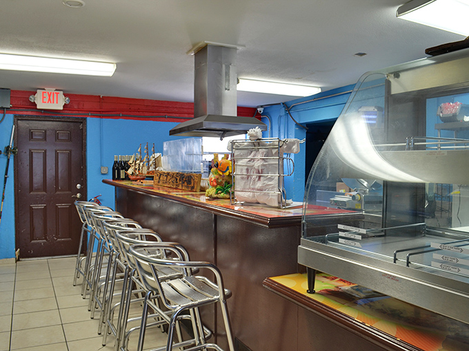 A no-nonsense bar where drinks are poured with the same honesty as the seafood is prepared – straightforward and satisfying.