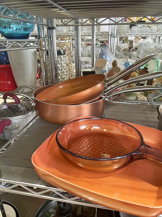 Copper cookware that would make Julia Child nod in approval. These pans have barely saut&eacute;ed a thing and are ready for your culinary adventures.