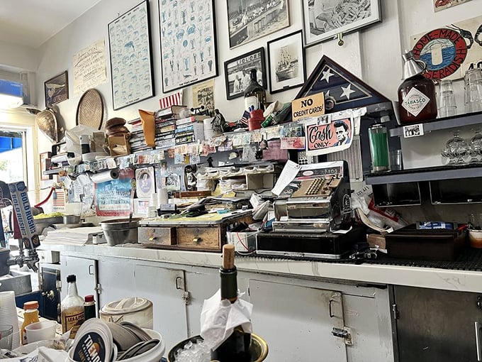 That vintage cash register isn't retro chic&mdash;it's authentic, just like everything else in this temple of seafood worship.