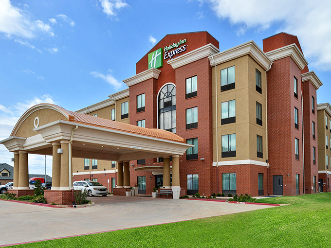 Modern amenities like the Holiday Inn Express provide comfortable accommodations for visitors exploring Alva's affordable lifestyle.