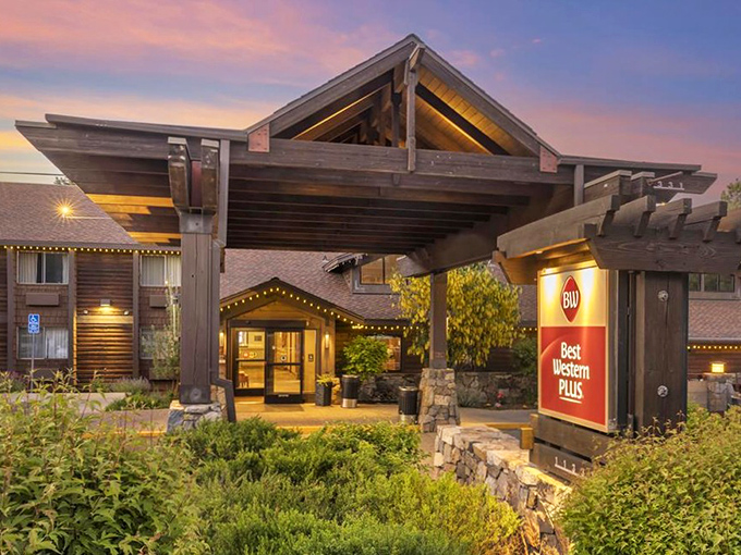 Mountain lodging done right—where rustic charm meets modern comfort without a taxidermied moose head in sight.