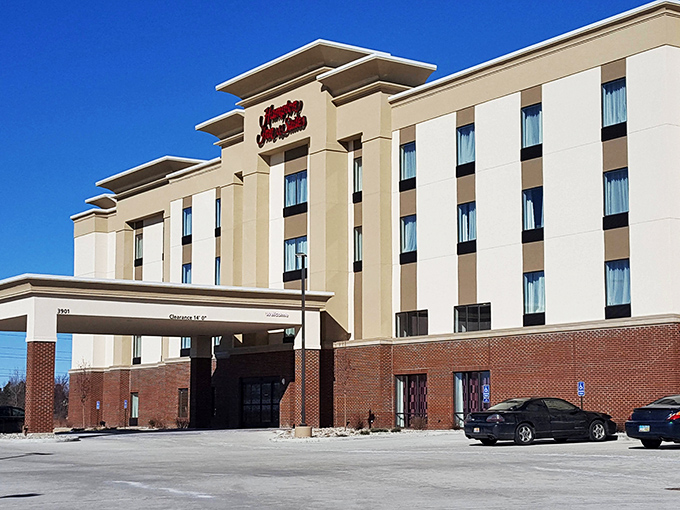 Even the chain hotels in Bay City seem to understand the assignment: comfort without pretension, accessibility without compromise.