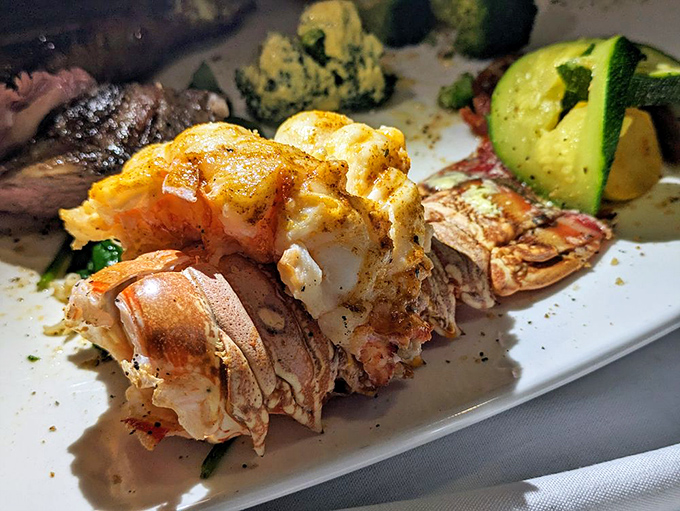Lobster that makes you temporarily forget your table manners as you contemplate whether it's acceptable to lick the plate in public. (Hint: it's not.)