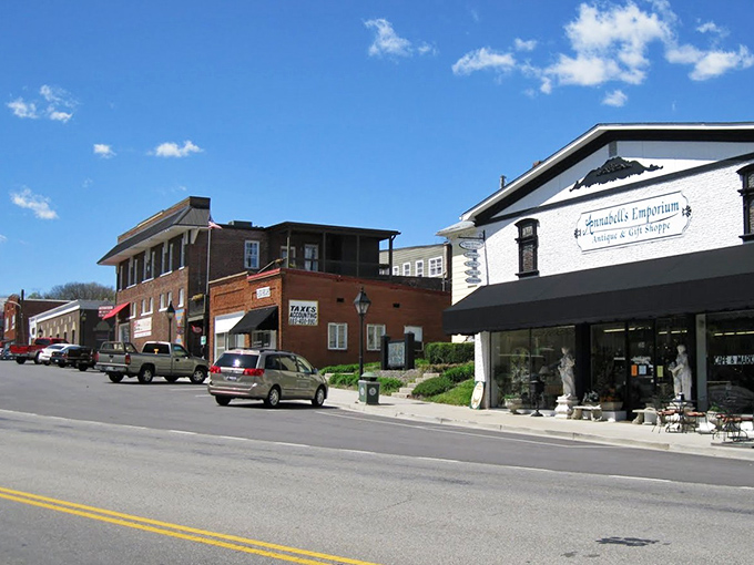 Loudon&rsquo;s downtown blends small-town charm with big savings&mdash;no password needed to enjoy these budget-friendly streets.