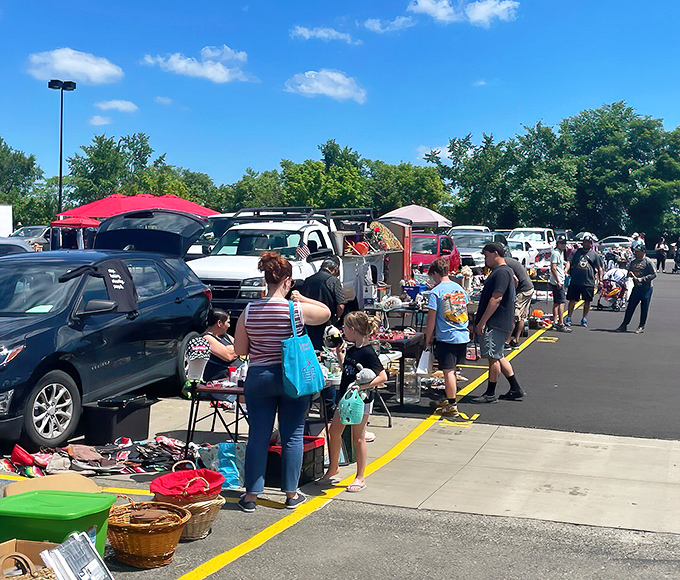 The urban treasure hunter's playground. At Rossi's, one person's spring cleaning becomes another's jackpot.