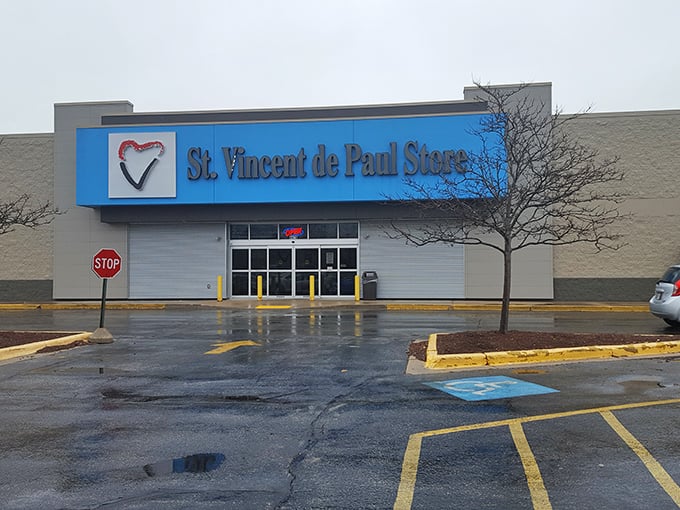 This St. Vincent de Paul location stands ready for treasure hunters in any weather. Rain or shine, the thrifting must go on!