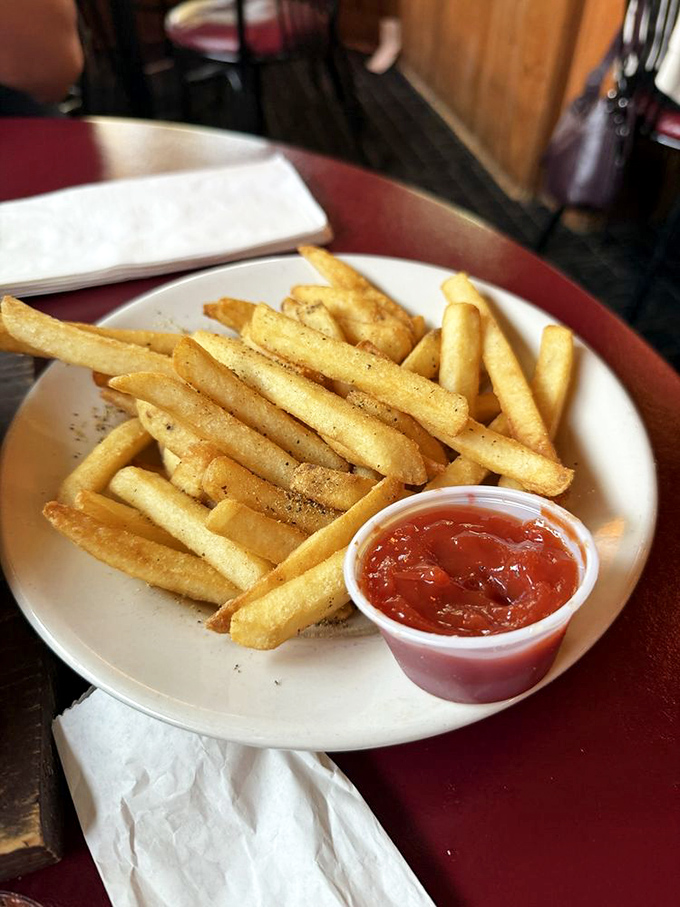 These aren't just fries&mdash;they're the supporting actors that deserve their own Oscar. Perfectly seasoned and ready for their marinara bath.