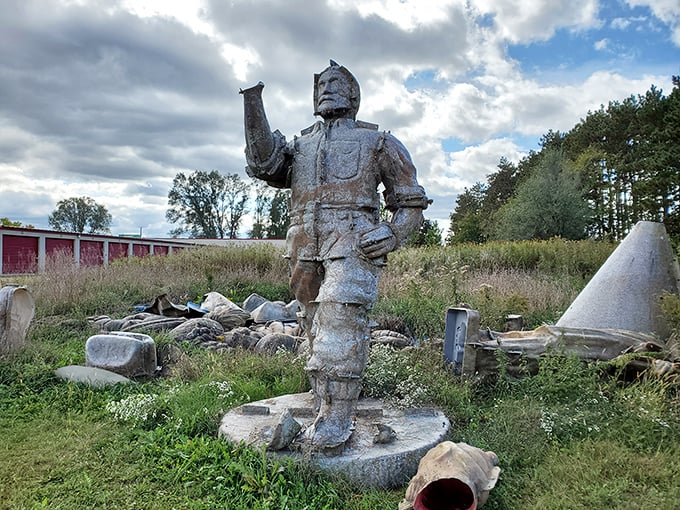 Standing tall amid the forgotten giants, this metallic knight looks ready for his next quest. Sir Rust-a-Lot continues his eternal watch over the fiberglass kingdom.