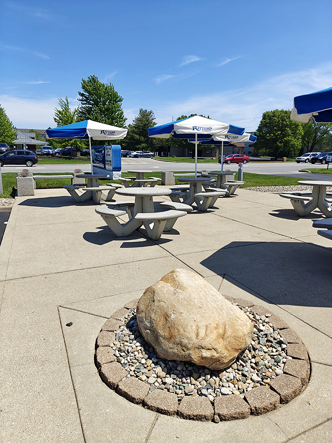 The outdoor seating area: where strangers become friends united by the universal language of "mmmmm."