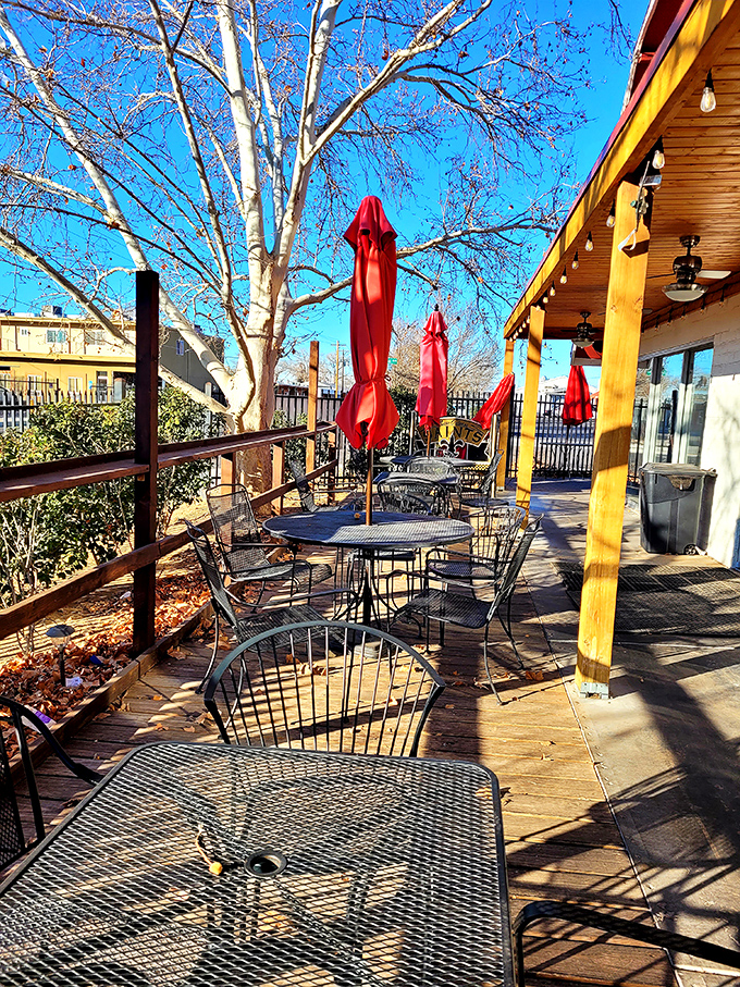 Albuquerque's brilliant blue skies provide the perfect canopy for outdoor dining. Nature's dining room with a side of sunshine.