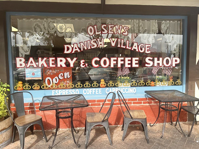 The outdoor seating area&mdash;where you can watch the world go by while simultaneously watching your diet plans go out the window.