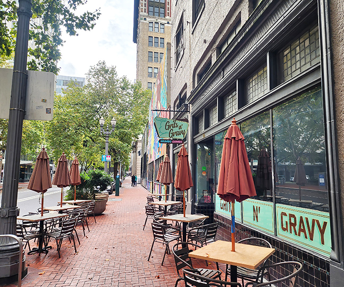 Sidewalk seating that lets you enjoy your Southern feast while people-watching in downtown Portland. Urban breakfast bliss with a side of fresh air.