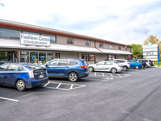 Ample parking means you won't have to circle like a vulture before swooping in on that designer handbag you spotted through the window.