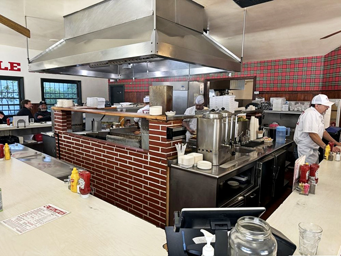 White jackets and focused concentration &ndash; the kitchen staff works with the precision of surgeons and the timing of jazz musicians.