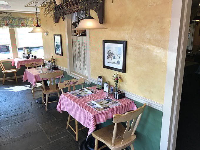 Red-checkered tablecloths and simple wooden chairs&mdash;sometimes the most memorable dining experiences come without designer furniture or fancy lighting.