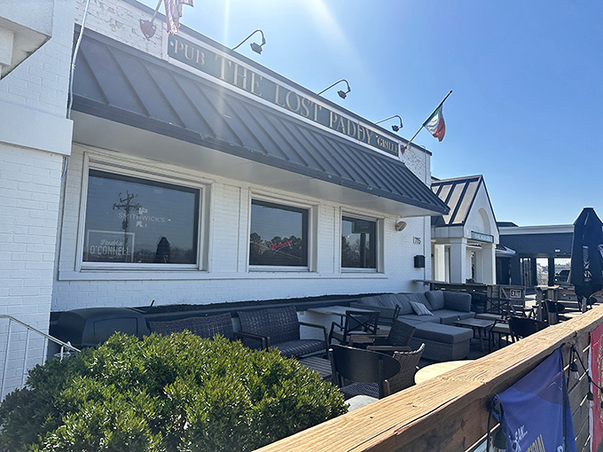 Outdoor seating that captures Nashville sunshine while you sip something cold&mdash;the perfect urban oasis for people-watching.