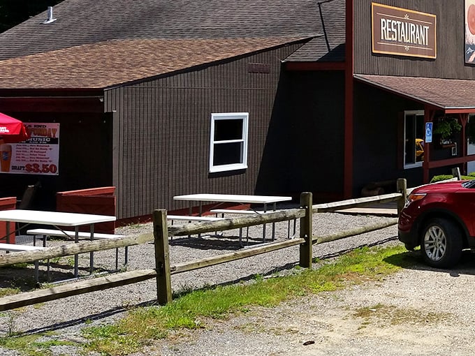 Outdoor seating for when nature calls&mdash;not that nature, but the one that says "eat this delicious food while breathing fresh forest air."