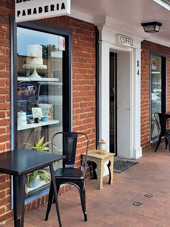 Sidewalk seating that invites you to watch the world go by while savoring something sweet. Small-town charm at its finest.