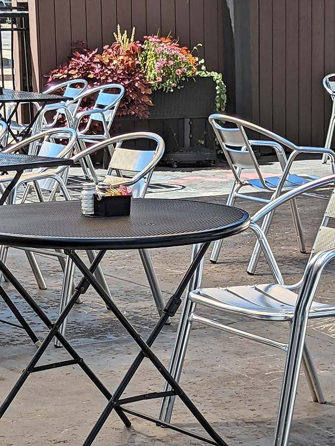 Outdoor seating that invites lingering conversations and people-watching. Summer in Illinois never tasted so good.