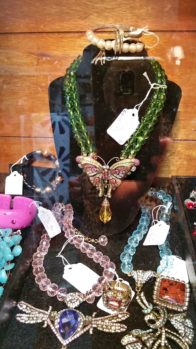 Vintage jewelry that whispers, "Darling, they don't make them like this anymore," with every sparkle and hand-set stone.