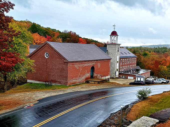 Rain-slicked streets and fiery foliage&mdash;autumn in Harrisville delivers drama that would make Broadway jealous, without the ticket price.