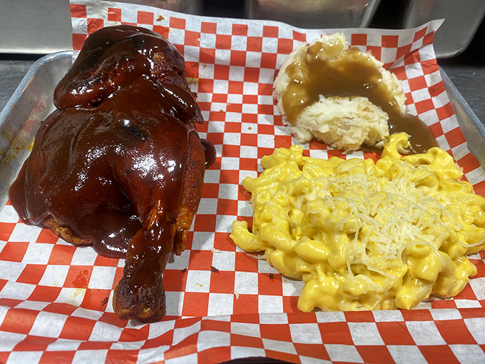 BBQ that doesn't mess around, paired with mac and cheese that would make your childhood self high-five your adult self.