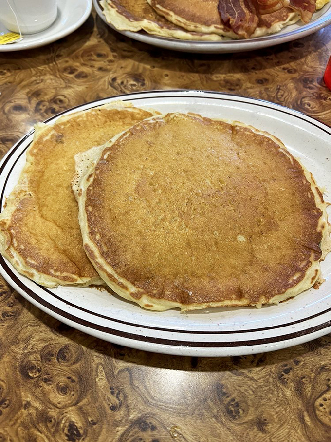 Pancakes so perfectly golden they belong in a breakfast hall of fame. The simple classics done right are Sulimay's secret weapon.