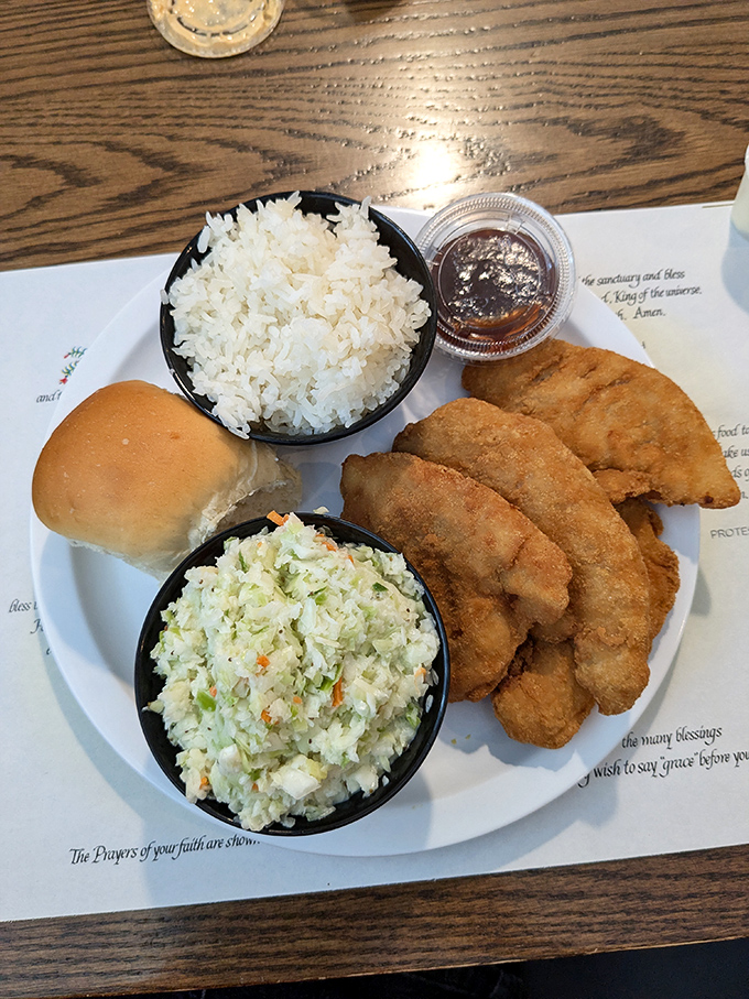 Not just desserts—hearty Amish country cooking with fried chicken and homemade sides that would make your grandmother nod in approval.