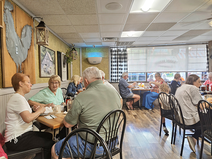 The dining room hums with the universal language of satisfaction—forks lifting, heads nodding, and the occasional "mmm" that needs no translation.