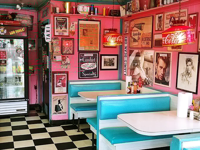 Pink walls, turquoise booths, and enough nostalgic photos to keep you entertained between courses. Comfort comes in many forms here.