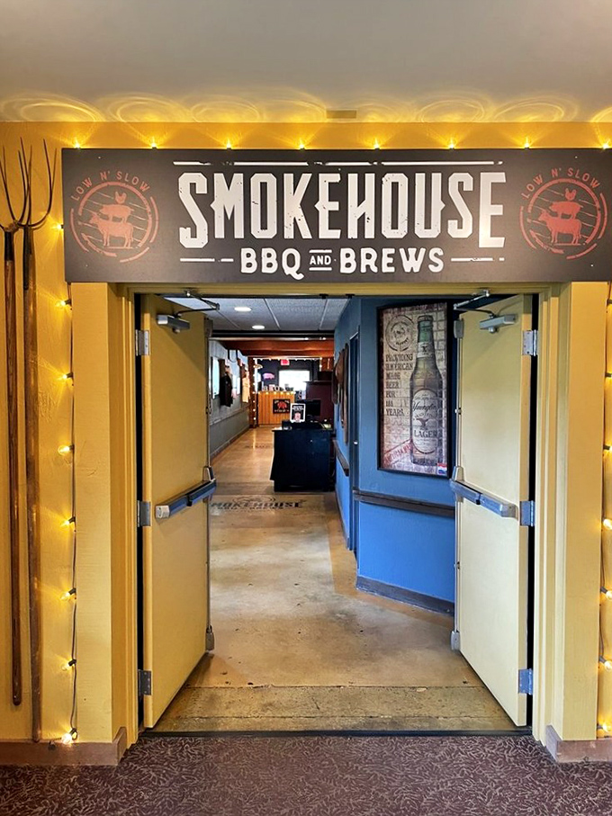 This entrance promises great things ahead, like a portal to pulled pork and brisket paradise.