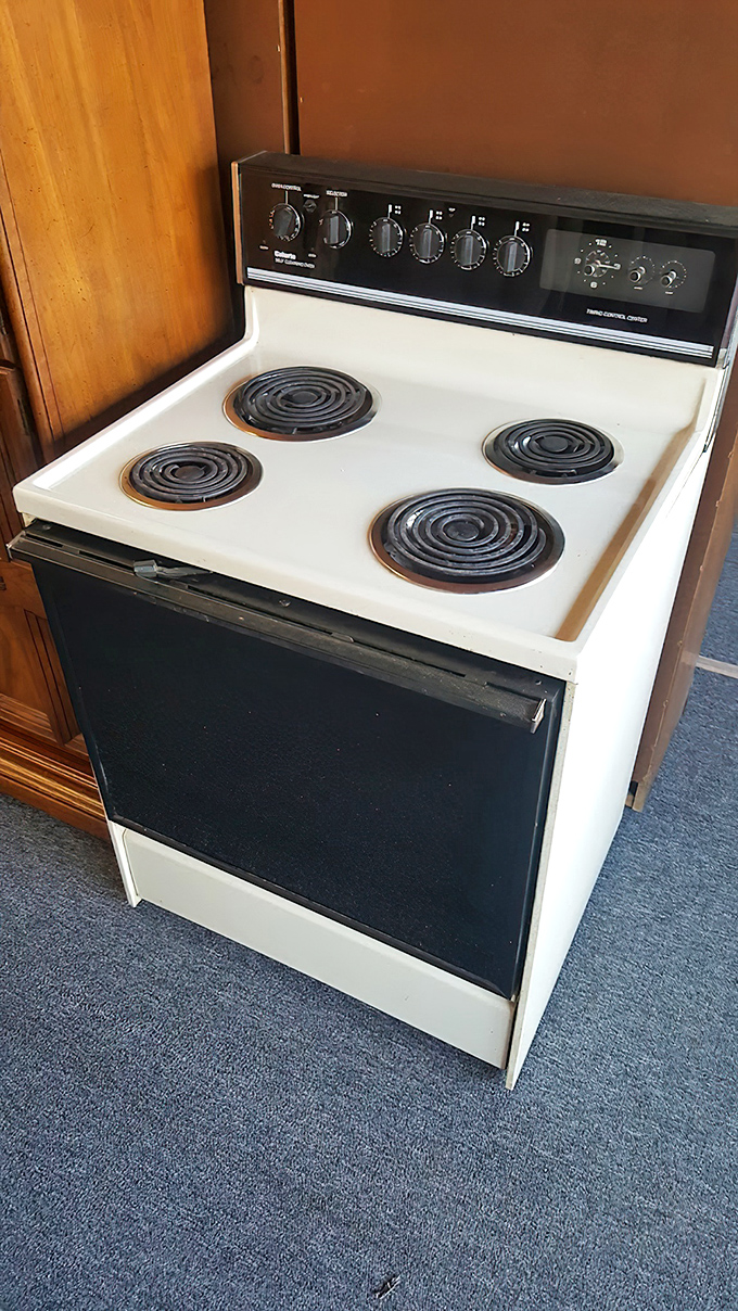 This vintage electric stove has seen decades of family dinners and holiday feasts. Just imagine the Thanksgiving turkeys and birthday cakes it could still create.