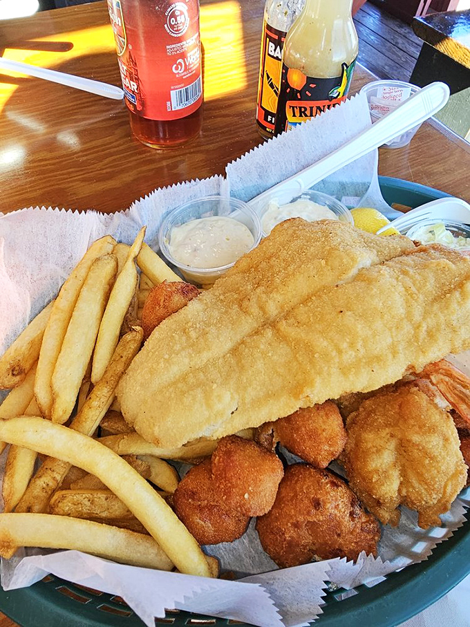 The fried seafood platter that makes diets go on vacation too. When in Florida, calories from seafood simply don't count.