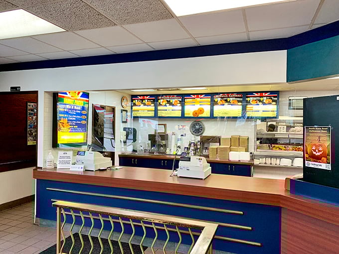 The counter where fish and chips dreams come true. Blue and yellow colors proudly announce its British inspiration while the aroma promises American abundance.