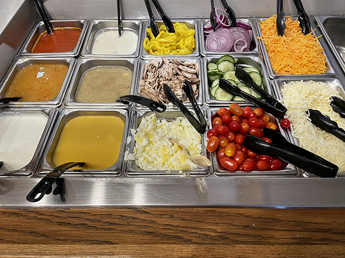 A salad bar that makes eating vegetables feel like cheating on your diet. Those tomatoes didn't travel from another continent&mdash;they're Ohio-grown goodness.