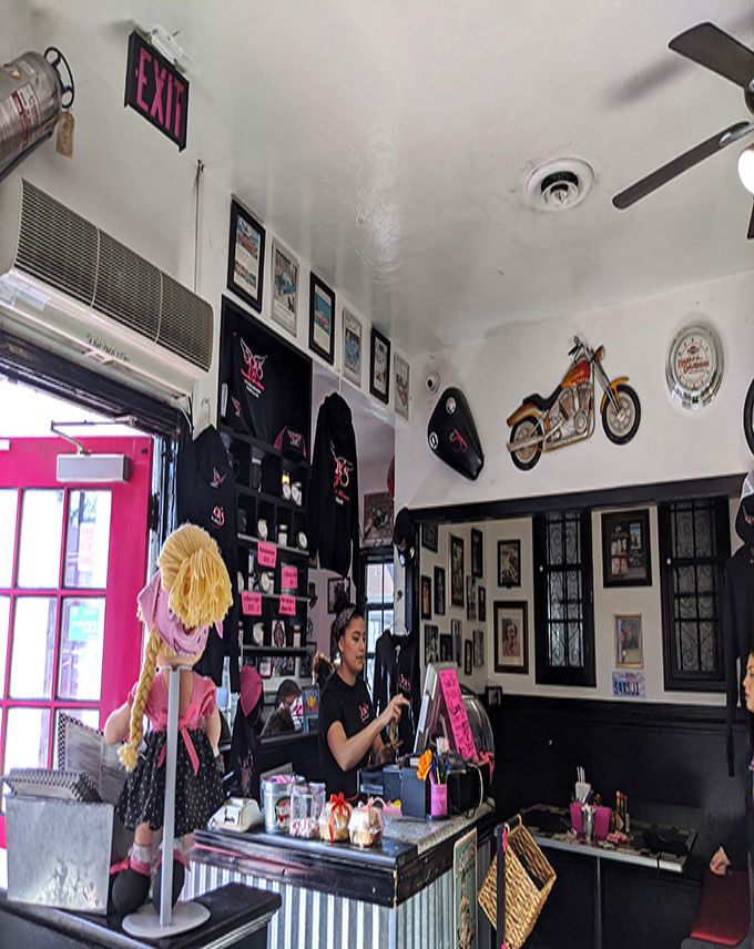 Behind every great meal stands dedicated staff who understand that breakfast is serious business indeed. 