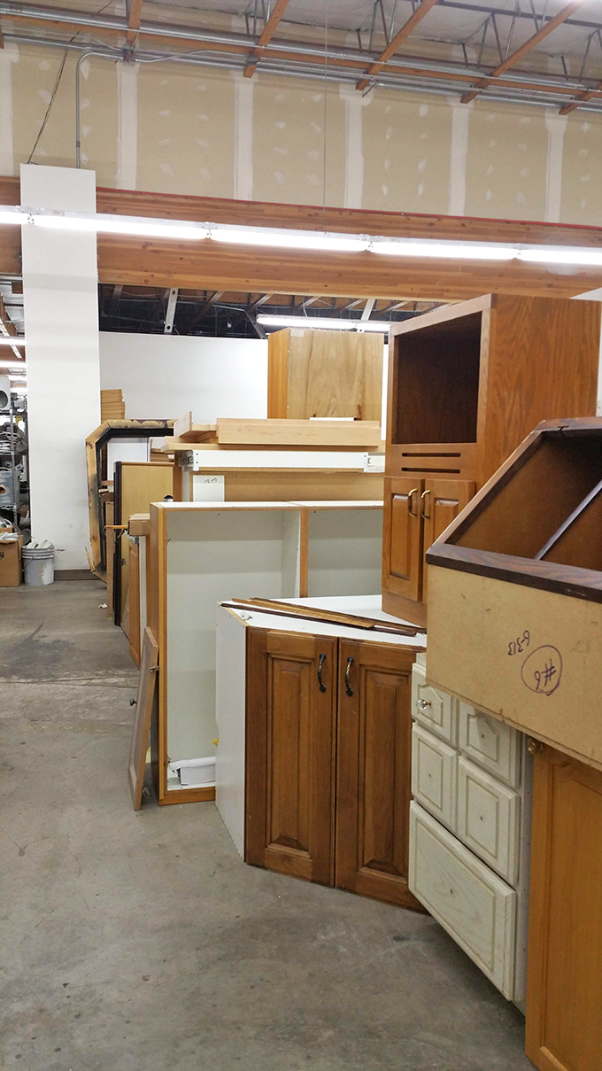 Cabinet fever dream! From oak to maple, these kitchen essentials await their second life in your home renovation story, priced to make your contractor jealous.