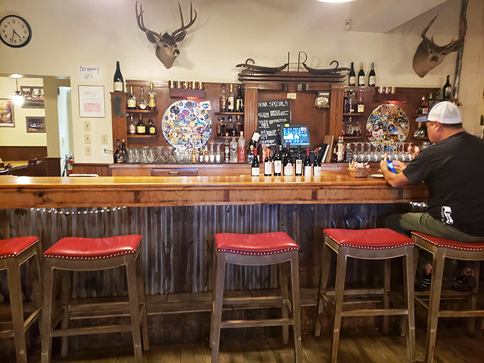 The bar area, where many a friendship has been forged over pre-dinner drinks and anticipation of the meal to come.