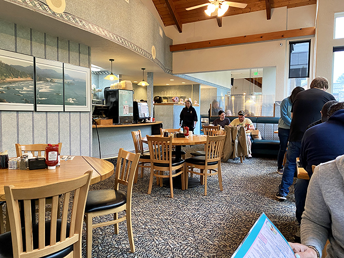 The breakfast buzz of anticipation. Every table represents someone making the right decision about how to start their day.
