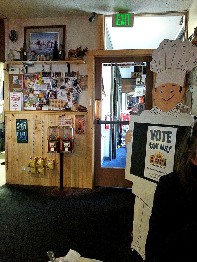 Even the exit is charming, with a cartoon chef standing guard. "Vote for us!" he says, as if the food hasn't already won you over.