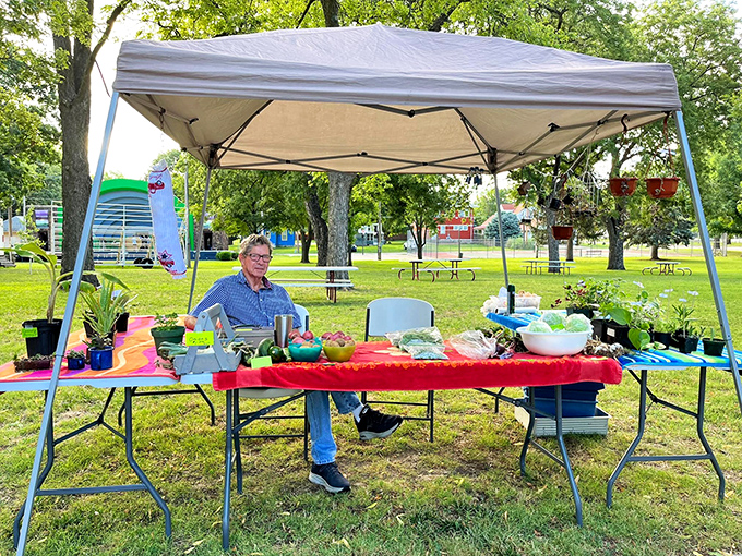 At Lindsborg's farmers market, shopping isn't a chore&mdash;it's a social event where recipes are swapped as freely as gardening tips and neighborhood news.